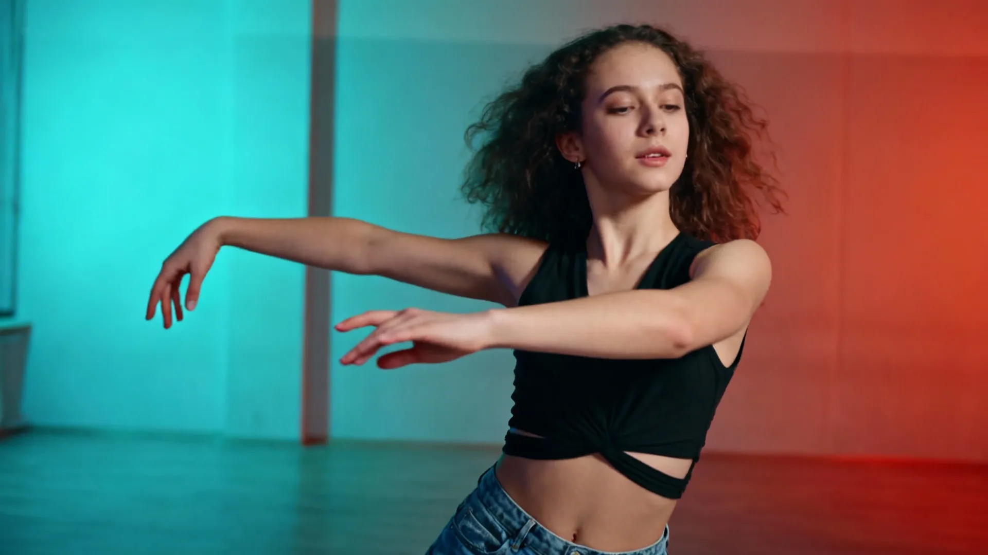 How to create trendy AI dance videos of Miniskirt - AOA - Viyou